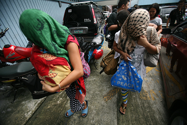 Illegal recruiter arrested in Ilocos sting operation | GMA News Online