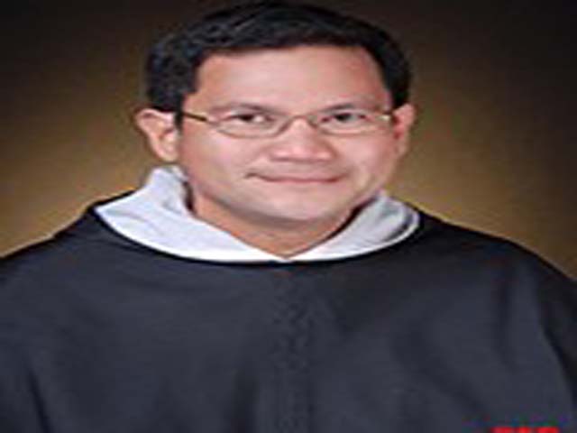 Pope names Pinoy priest to International Theological Commission | GMA ...