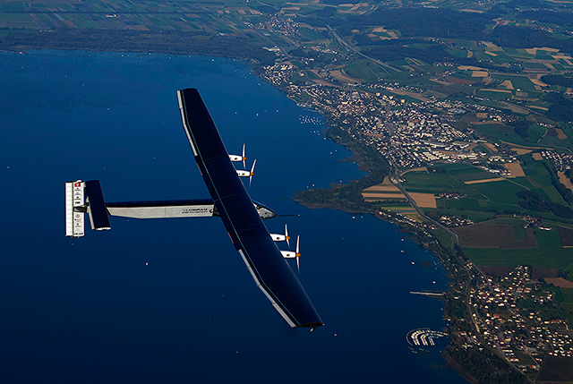 Solar-powered plane breaks solo flight record across Pacific to Hawaii ...