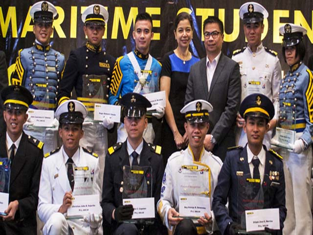 10 outstanding Pinoy maritime students honored | GMA News Online