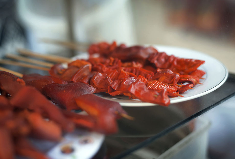 Health hazards of eating street food | GMA News Online