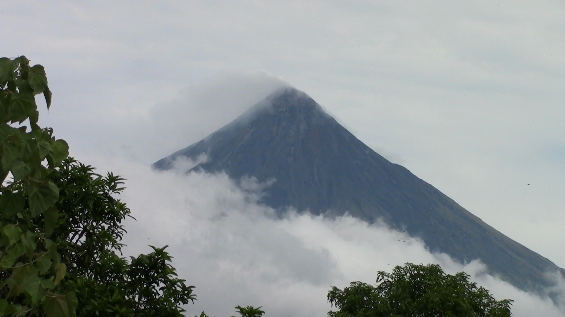 Albay prepares against lahar as Typhoon Ruby approaches | GMA News Online
