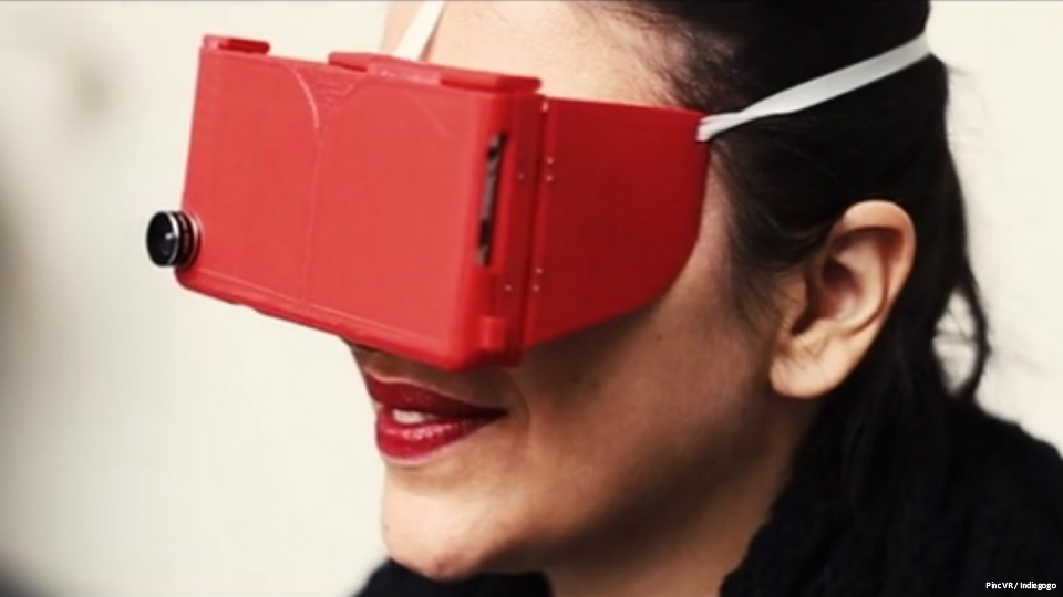 WATCH: This iPhone case transforms into a virtual reality headset | GMA ...