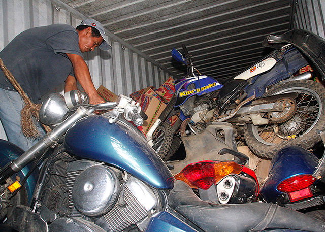 Solon wants smuggling declared as economic sabotage | GMA News Online