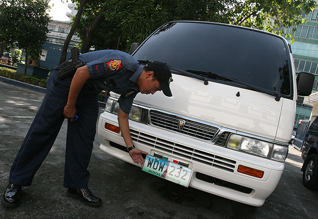 Ginamit na puting van sa bigong kidnap sa Quiapo, isinuko ng may-ari sa ...