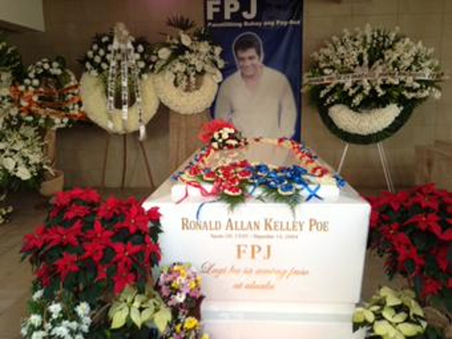 Family, fans mark FPJ’s death anniversary at Manila cemetery | GMA News ...