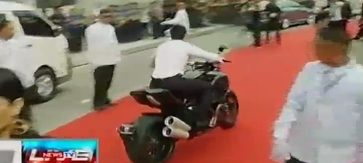 WATCH: Dingdong Dantes rides to his wedding on a Ducati motorcycle ...