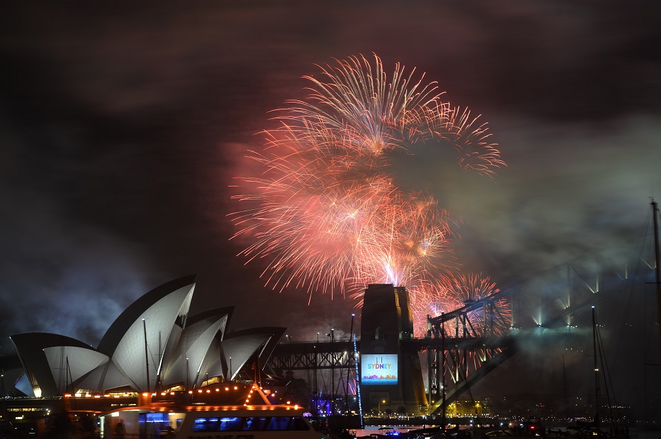 Sydney spectacular leads global New Year celebrations | GMA News Online