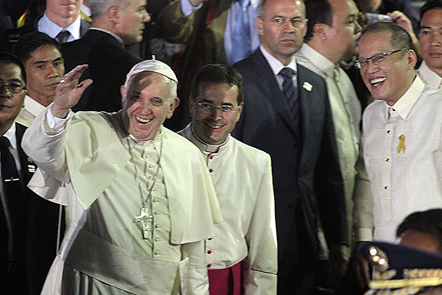 Guarding the Man in White: An inside look at papal security | Ang ...