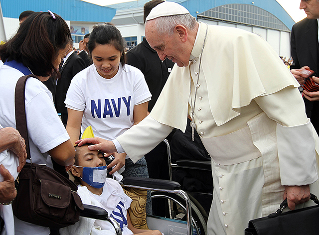 In undelivered speech, pope thanks Yolanda rescue, relief workers | GMA ...