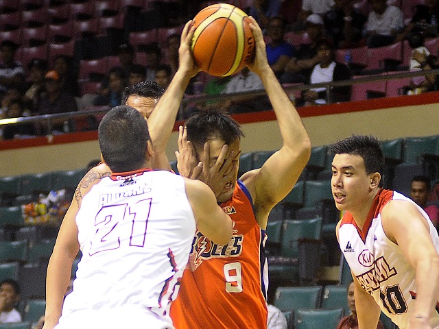 PBA: Reyes surprises as Meralco downs Kia | GMA News Online