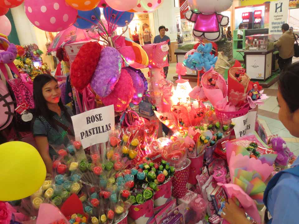Unique Valentine’s gift ideas for romantics, sweet tooths | GMA News Online