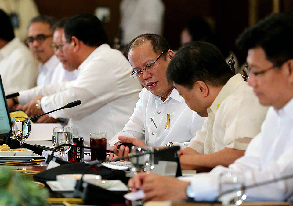 PNoy appoints new PCGG, DPWH execs | GMA News Online