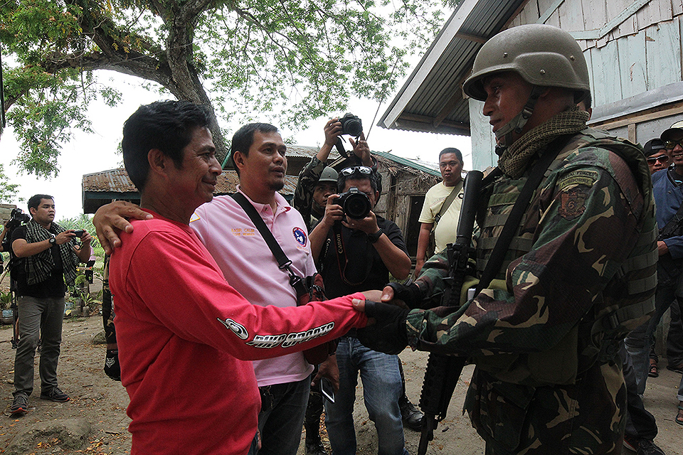 BIFF dares military to stop the talk, start all-out war | GMA News Online