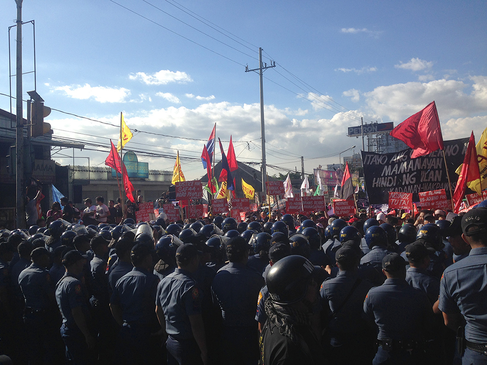 Traffic almost at standstill along EDSA-Cubao southbound amid ...