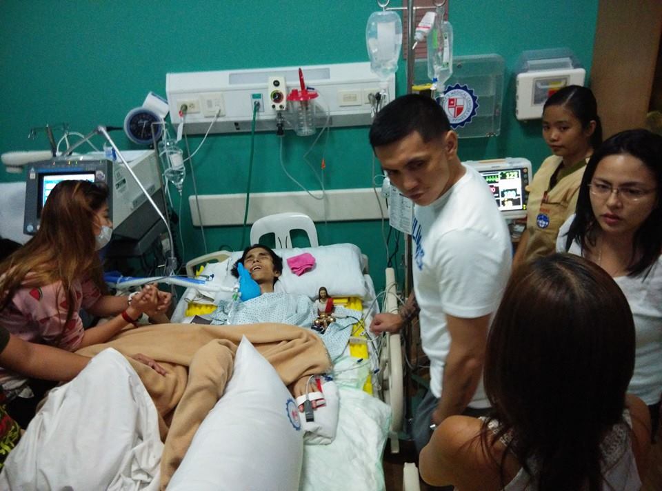 LOOK: Jimmy Alapag visits basketball fan Jam Sebastian to give support ...