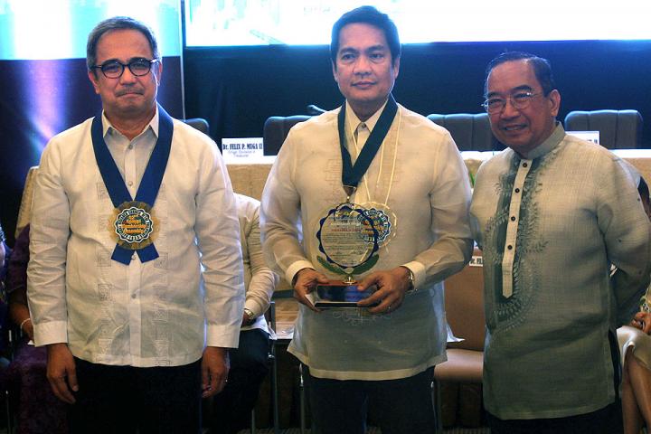 Mang Tani honored with NRCP Achievement Award