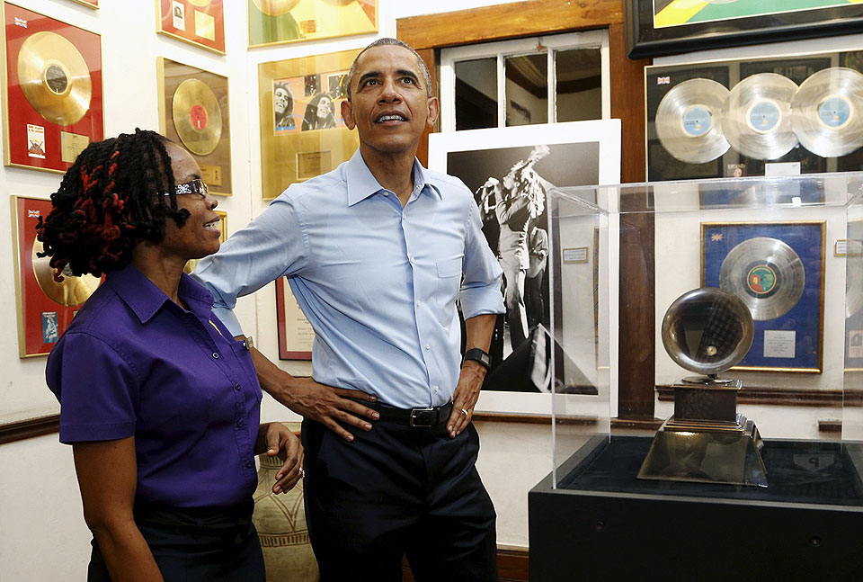 He can sing, just don't ask Obama to rap | GMA News Online