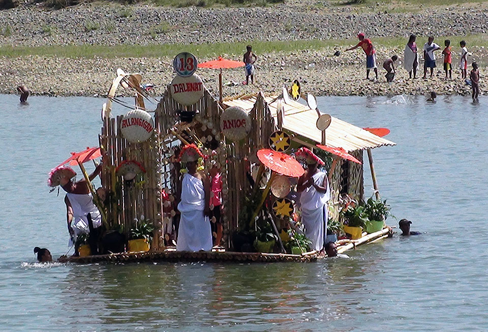 Isabela holds Gakit Festival in Cagayan River | Photos | GMA News Online