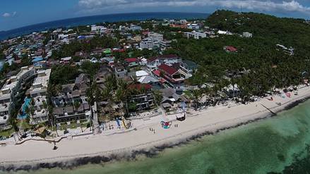 DENR: Boracay beach safe for swimming despite algae | GMA News Online