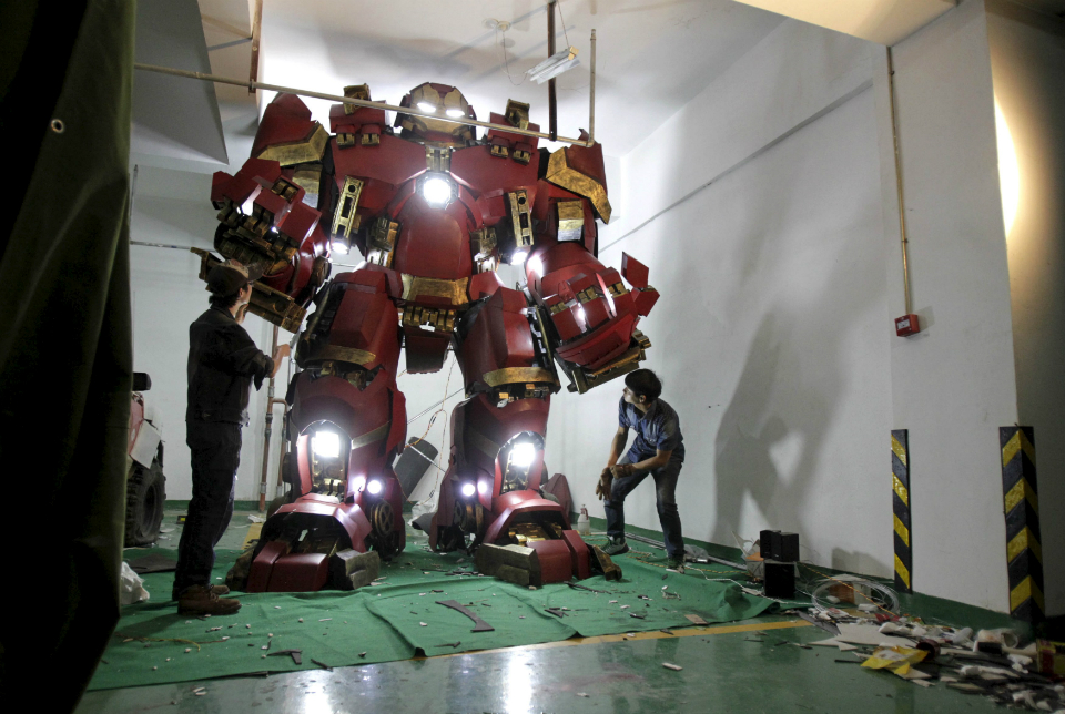LOOK: Chinese man builds full-size Iron Man Hulkbuster suit in his ...