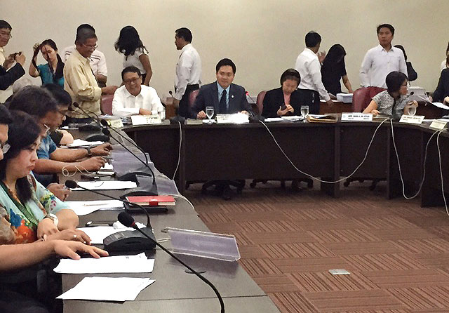 Lawmakers grill DOLE execs over issuance of compliance certificate to ...