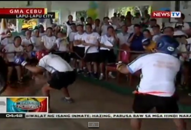 WATCH: Soldiers bond with blindfold boxing in Cebu | GMA News Online