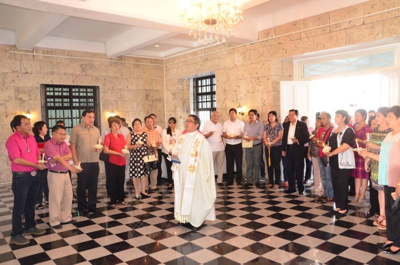 Old Iloilo provincial capitol finally restored | GMA News Online