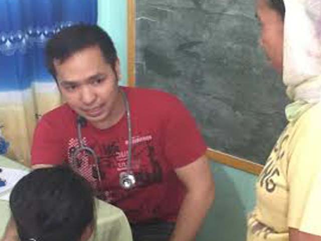 Pinoy doc hopes to change healthcare for the poor with University of ...