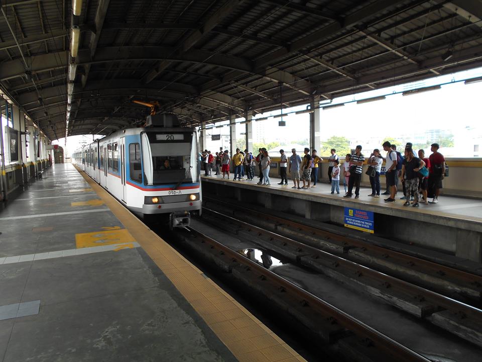 Free MRT, LRT rides on Independence Day | GMA News Online