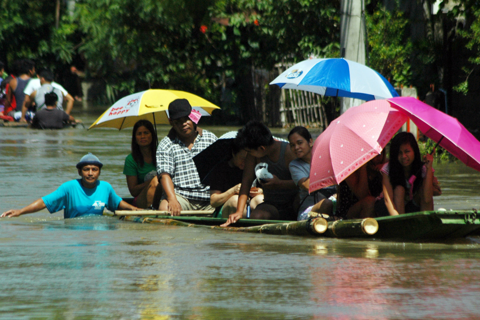 Ilang bayan sa Pangasinan, napinsala ng pagbaha at ipo-ipo | GMA News ... Ilang bayan sa Pangasinan, napinsala ng pagbaha at ipo-ipo | GMA News ...