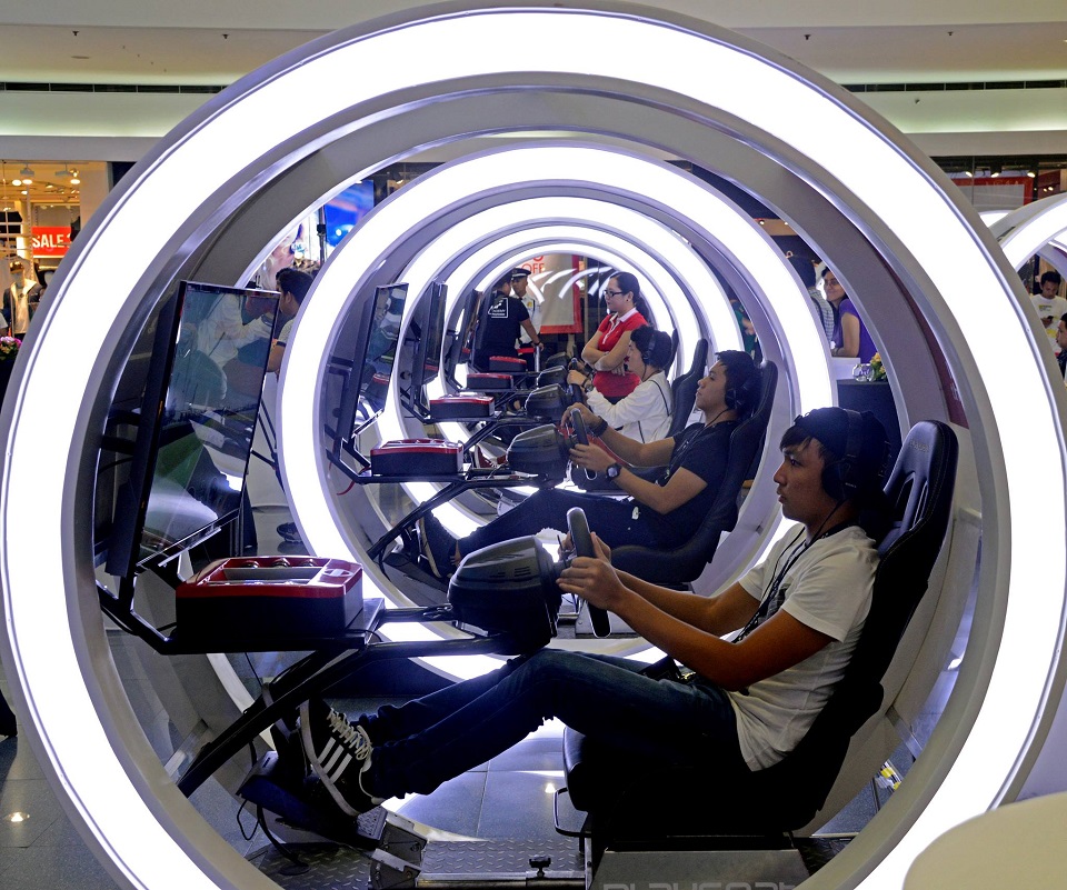 Motoring: From the pod to the track: Pinoy gamers head to UK to train ...