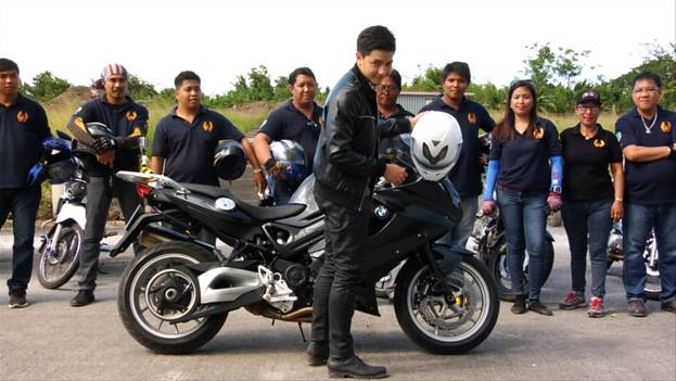 Biyaheng sikat aarangkada sa 'Motorcycle Diaries' | GMA News Online