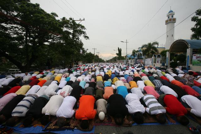 Paano Ipinagdiriwang Ng Mga Muslim Ang Ramadan