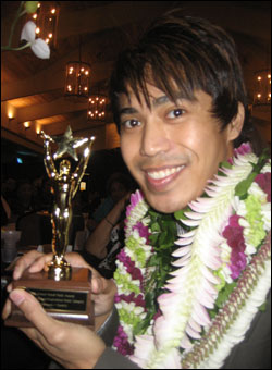 Jon Almosara: Pinoy singer in Hawaii | GMA News Online