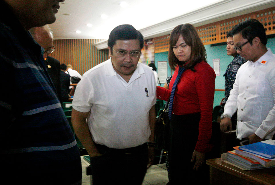 Jinggoy Estrada asks Sandiganbayan anew to grant him bail | GMA News Online