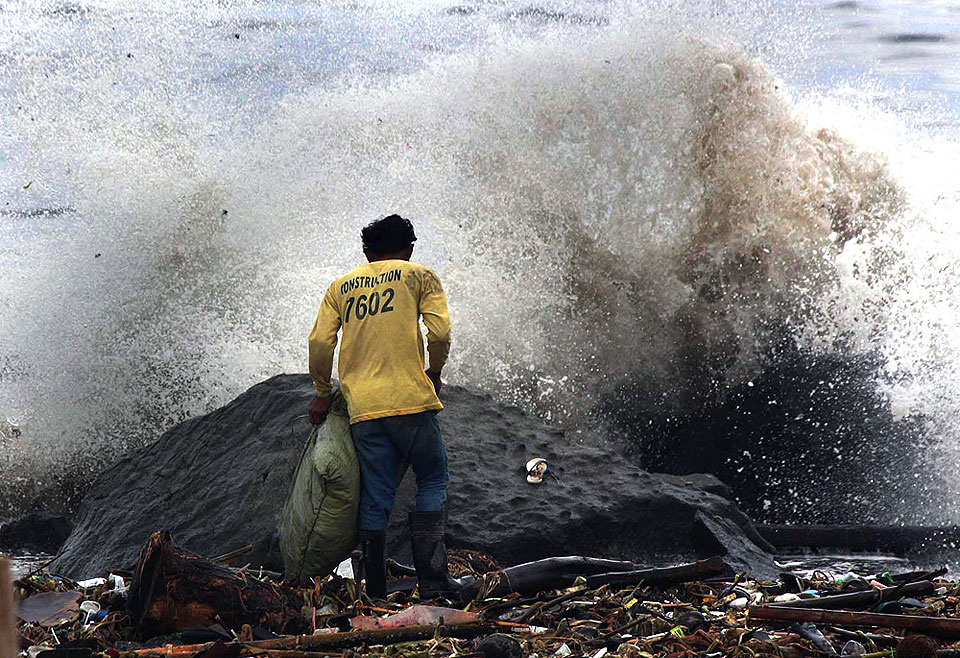 Bagyong Ineng, bumagal; Luzon at Visayas, maulan hanggang sa susunod na ...