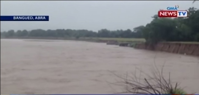 2 rescuers survive eight hours in raging Abra River | GMA News Online