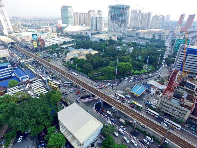 Traffic time on EDSA cut by 10 minutes, PNP HPG chief claims | GMA News ...
