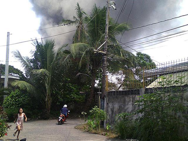 Fire hits industrial area in Valenzuela City | GMA News Online