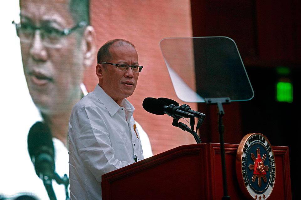 PNoy: Cash transfer program worth every peso | GMA News Online