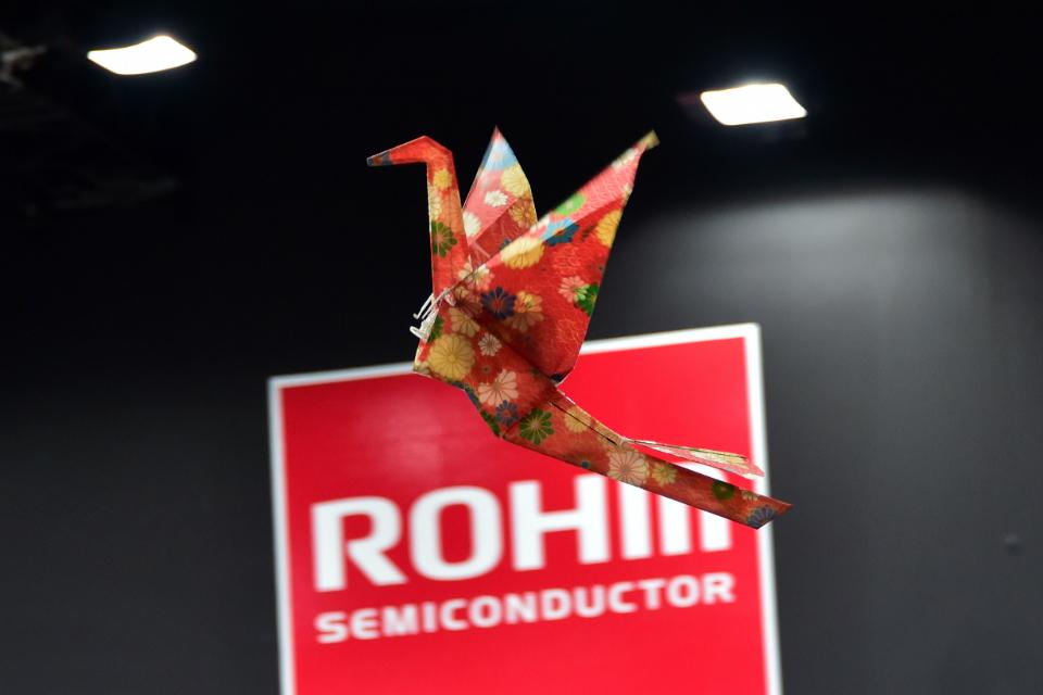 Tech company creates paper crane that can actually fly | GMA News Online