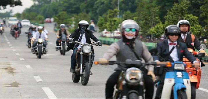 Motorcycle riders na naka-amerikana at barong tagalog, haharurot sa ...