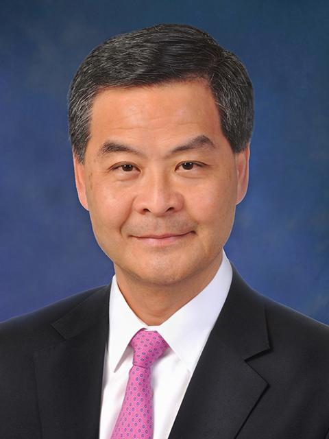 HK leader CY Leung arrives in Manila for APEC meet | GMA News Online