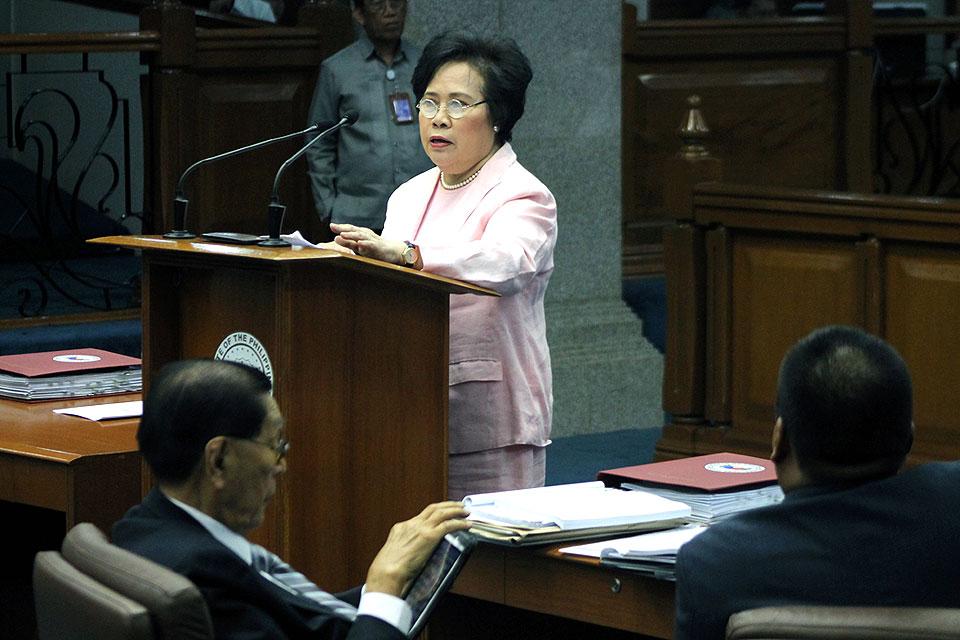 Senators mourn passing of Miriam Defensor Santiago, hail her as one the ...