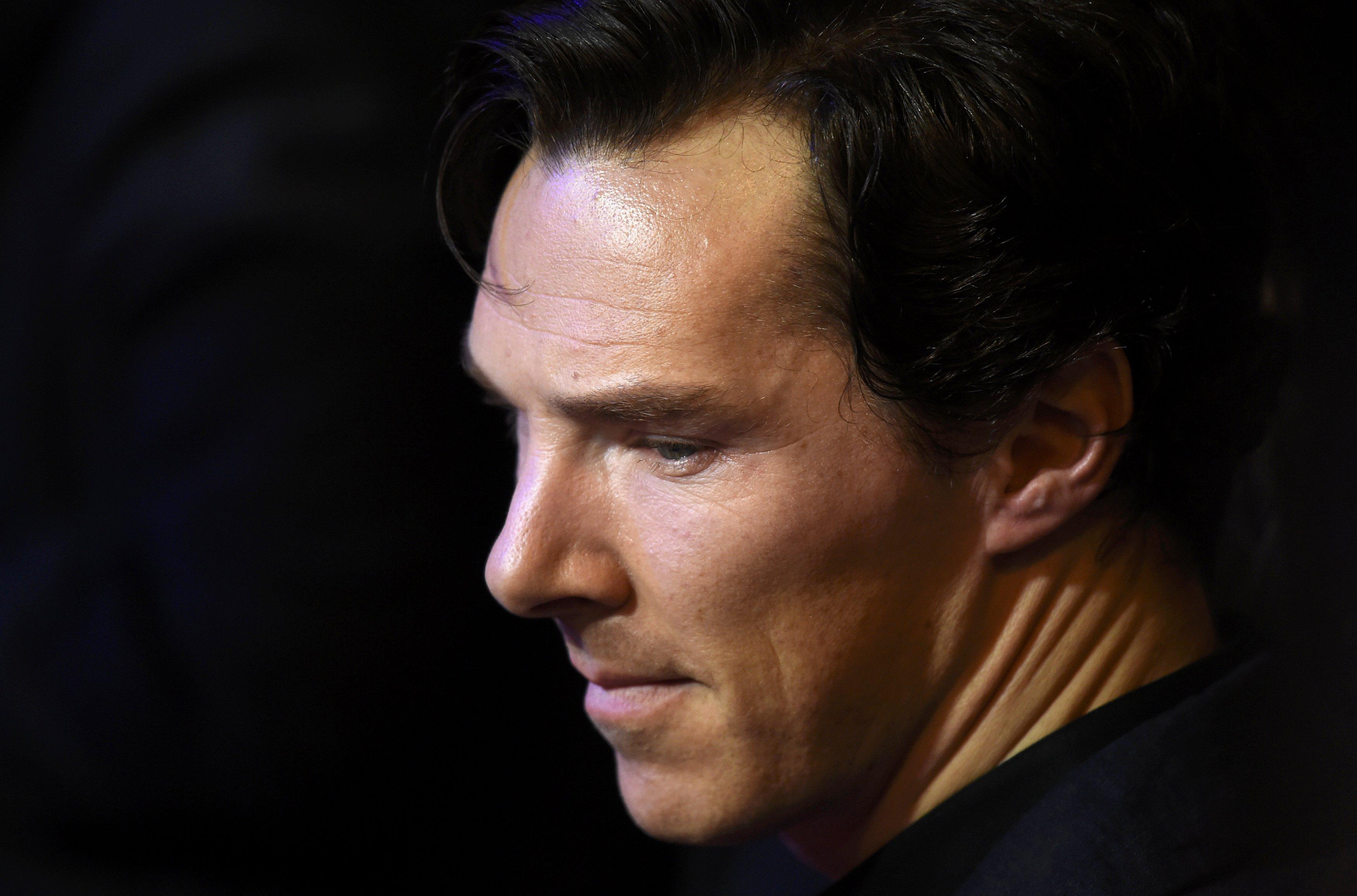 Sherlock actor Cumberbatch fights real-life crime – report | GMA News ...
