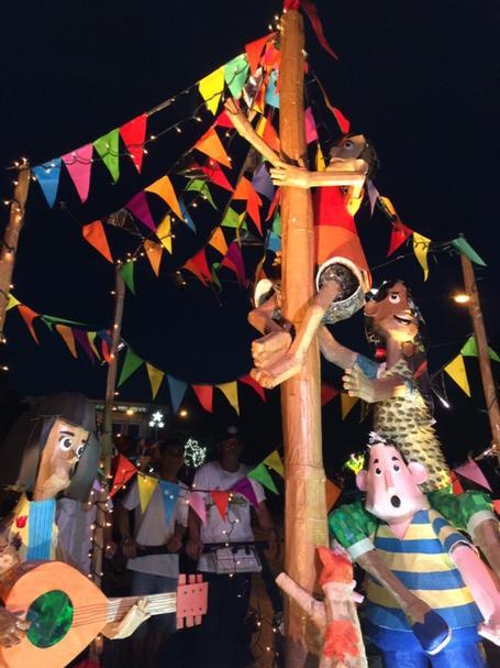 Tips to enjoy the UP Lantern Parade on Monday | GMA News Online