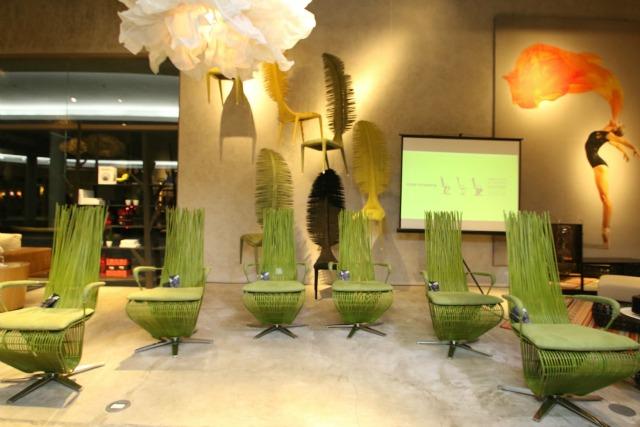 APEC leaders’ ‘Yoda’ chairs raise over P8M for UNICEF │ GMA News Online