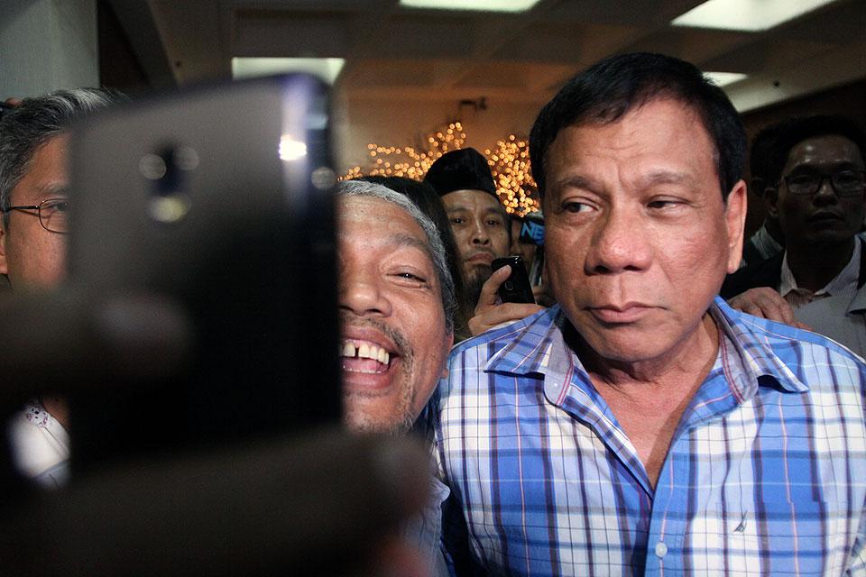 Ex-classmate bares details of shooting incident between Duterte, friend ...