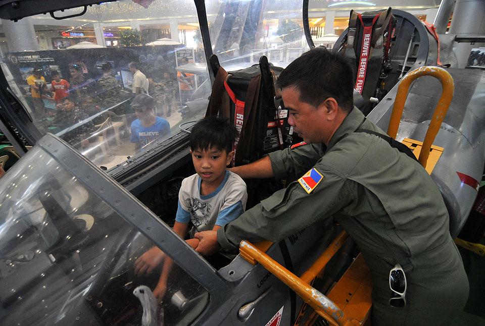 AFP marks 80th year with arms exhibit | Photos | GMA News Online